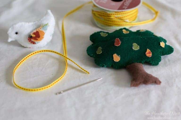 FESTIVE DIY Felt Animal Ornament Idea! Felt Partridge In A Pear Tree!