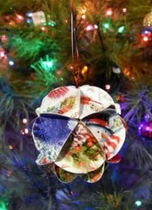 51 EPIC Recycled Christmas Card Crafts! Eco-Friendly & Adorable Ideas!