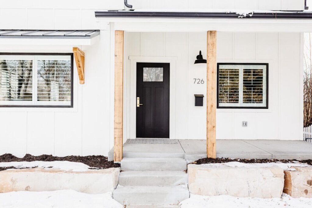 Benjamin Moore Simply White OC-117: ULTIMATE Review + Pics!