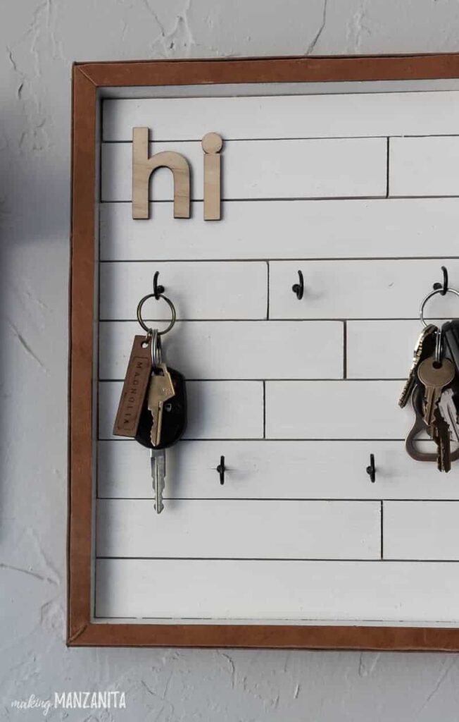 17 Simply GENIUS Key Organizers and DIY Key Holder Ideas!