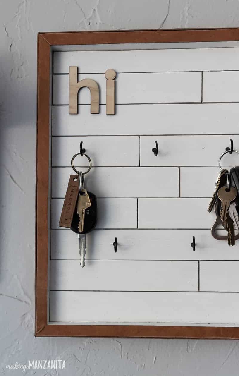 17 Simply GENIUS Key Organizers and DIY Key Holder Ideas!
