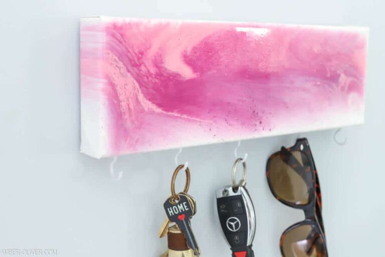 17 Simply GENIUS Key Organizers and DIY Key Holder Ideas!