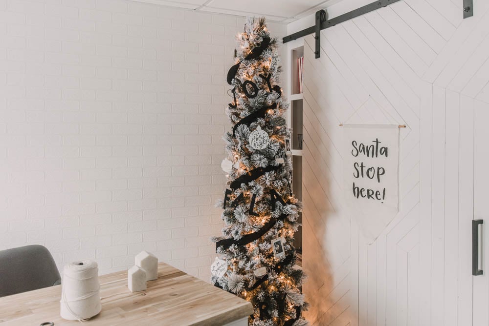 33 BEAUTIFUL Christmas Tree Ribbon Ideas For Your Home!