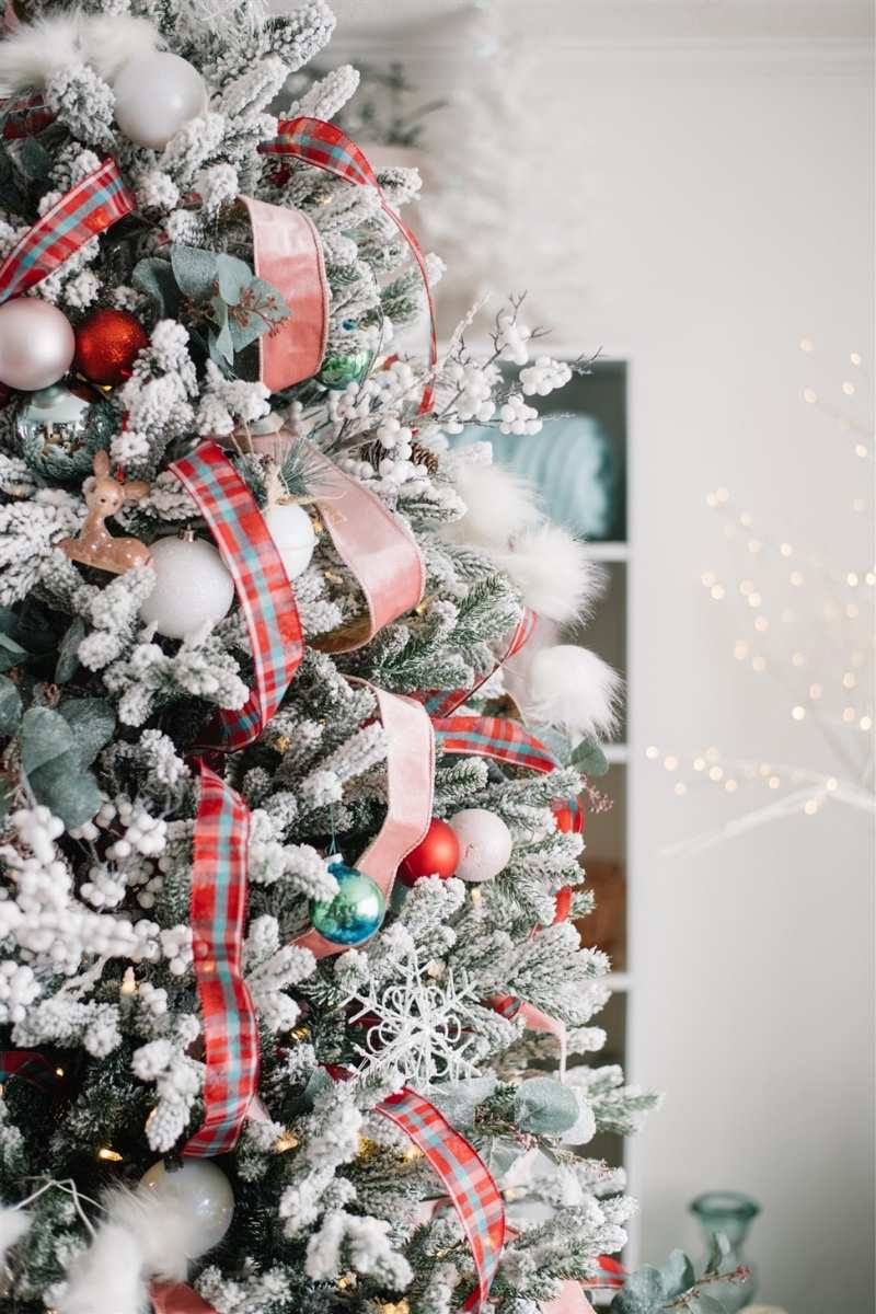 33 BEAUTIFUL Christmas Tree Ribbon Ideas For Your Home!