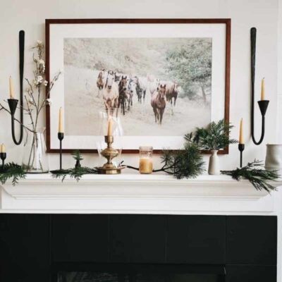 37 STUNNING Christmas Fireplace Decor Ideas (With Pictures)