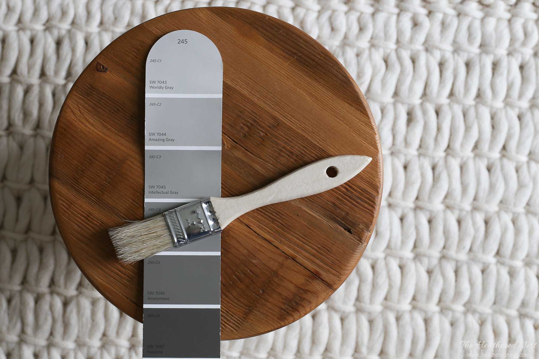 Sherwin Williams Amazing Gray: SW 7044 BEST Review + Pics!