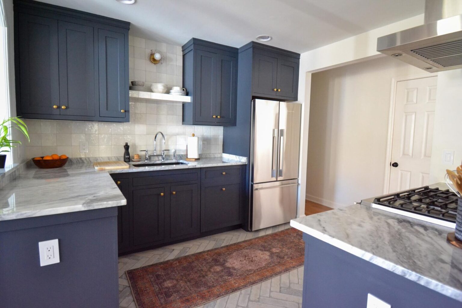 Sherwin Williams Cyberspace (#SW 7076): ULTIMATE Review + Pictures