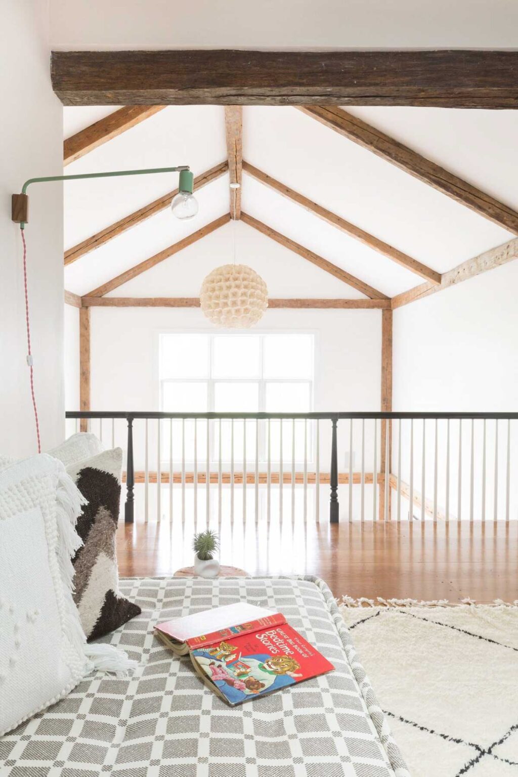 Benjamin Moore White Dove OC-17: ULTIMATE Review + Pictures