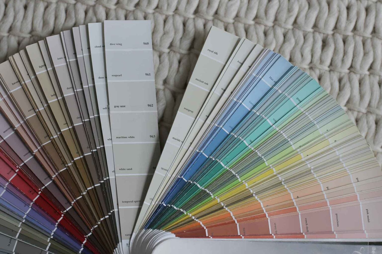 Benjamin Moore Seapearl (OC-19): ULTIMATE Review + Photos
