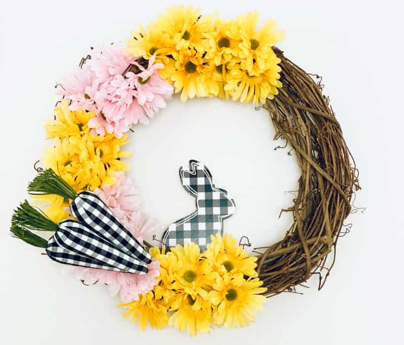45 Beautiful Spring Easter Wreath Ideas To Buy or DIY!