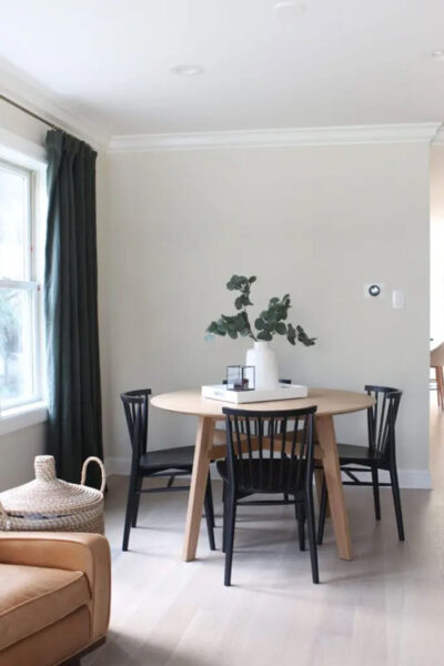 Benjamin Moore Ballet White (#OC-9): ULTIMATE Review + Pictures