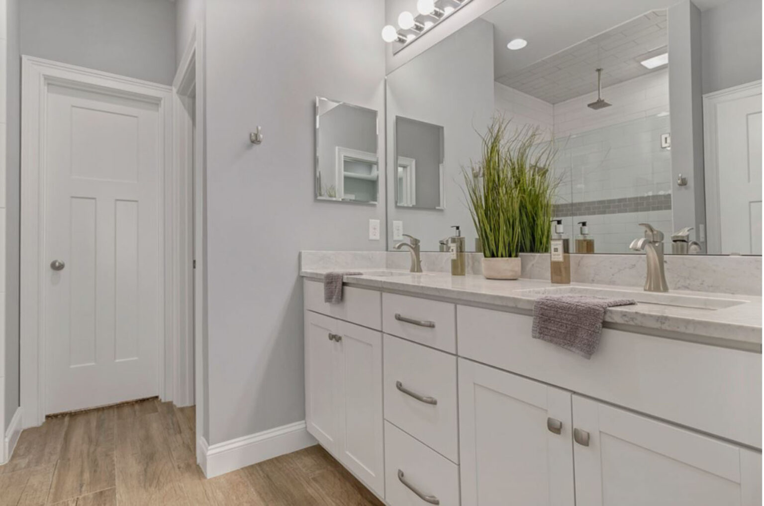 Sherwin Williams Lazy Gray (#SW 6254): ULTIMATE Review + Pictures