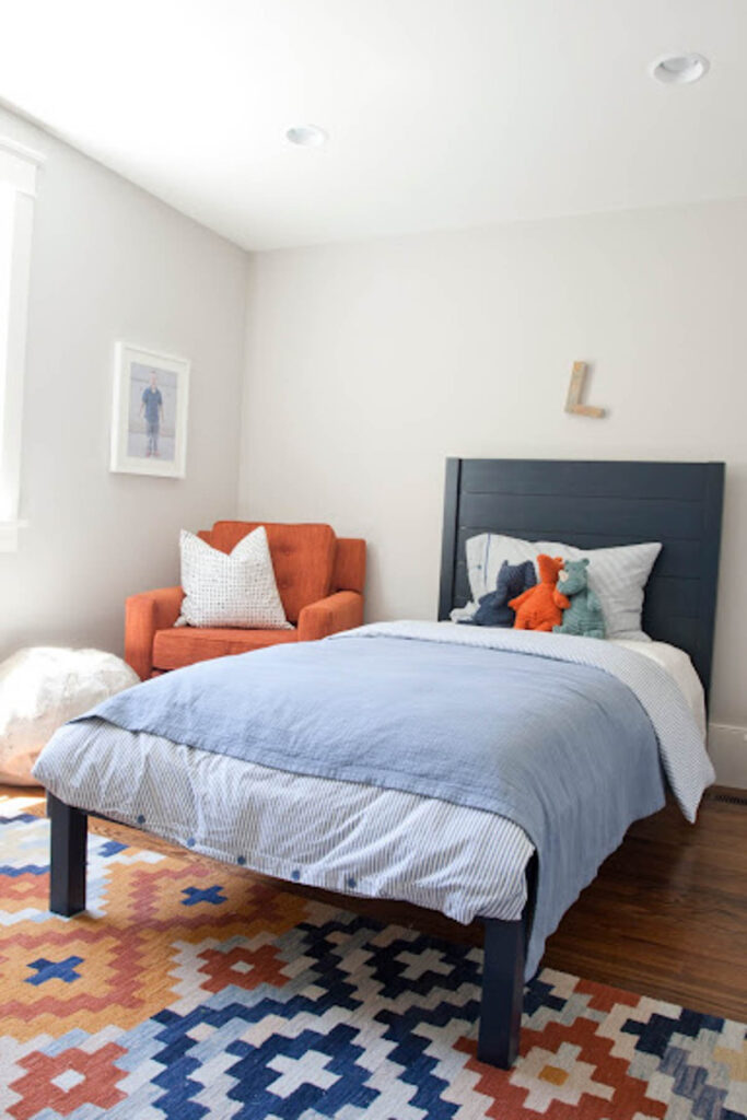 BEST PAINT COLOR REVIEW: Benjamin Moore Gray Owl OC-52