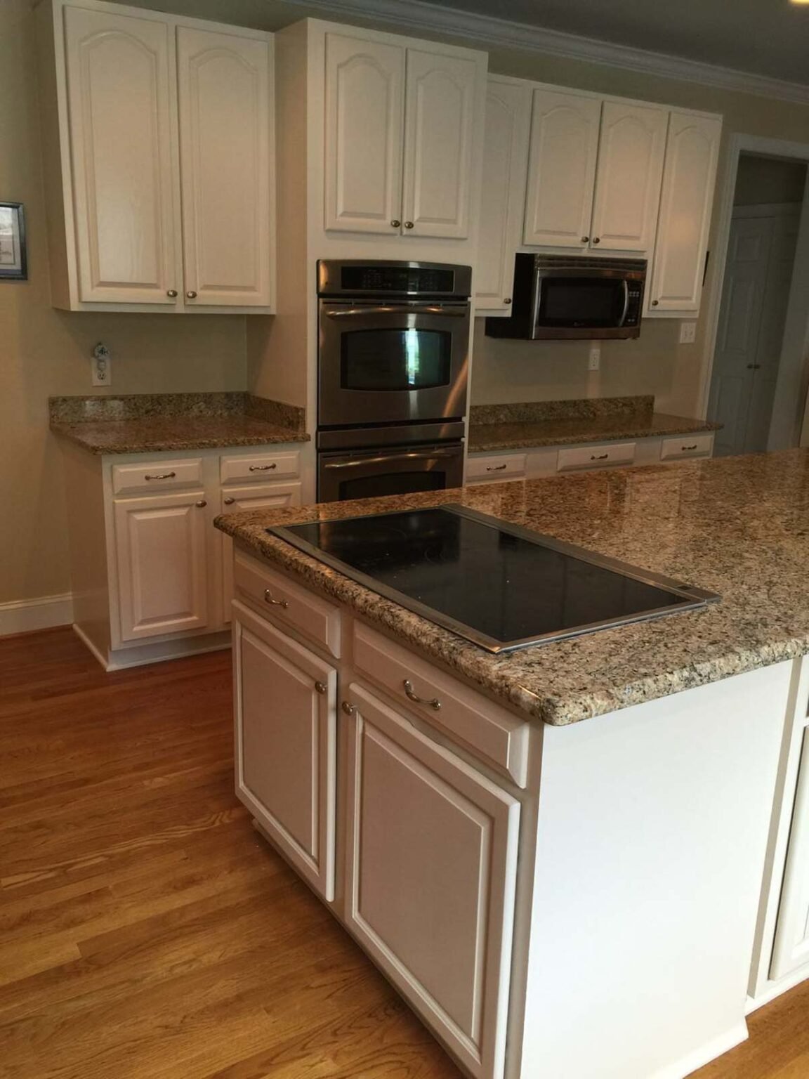 Benjamin Moore Soft Chamois OC-13: BEST Review + Pics