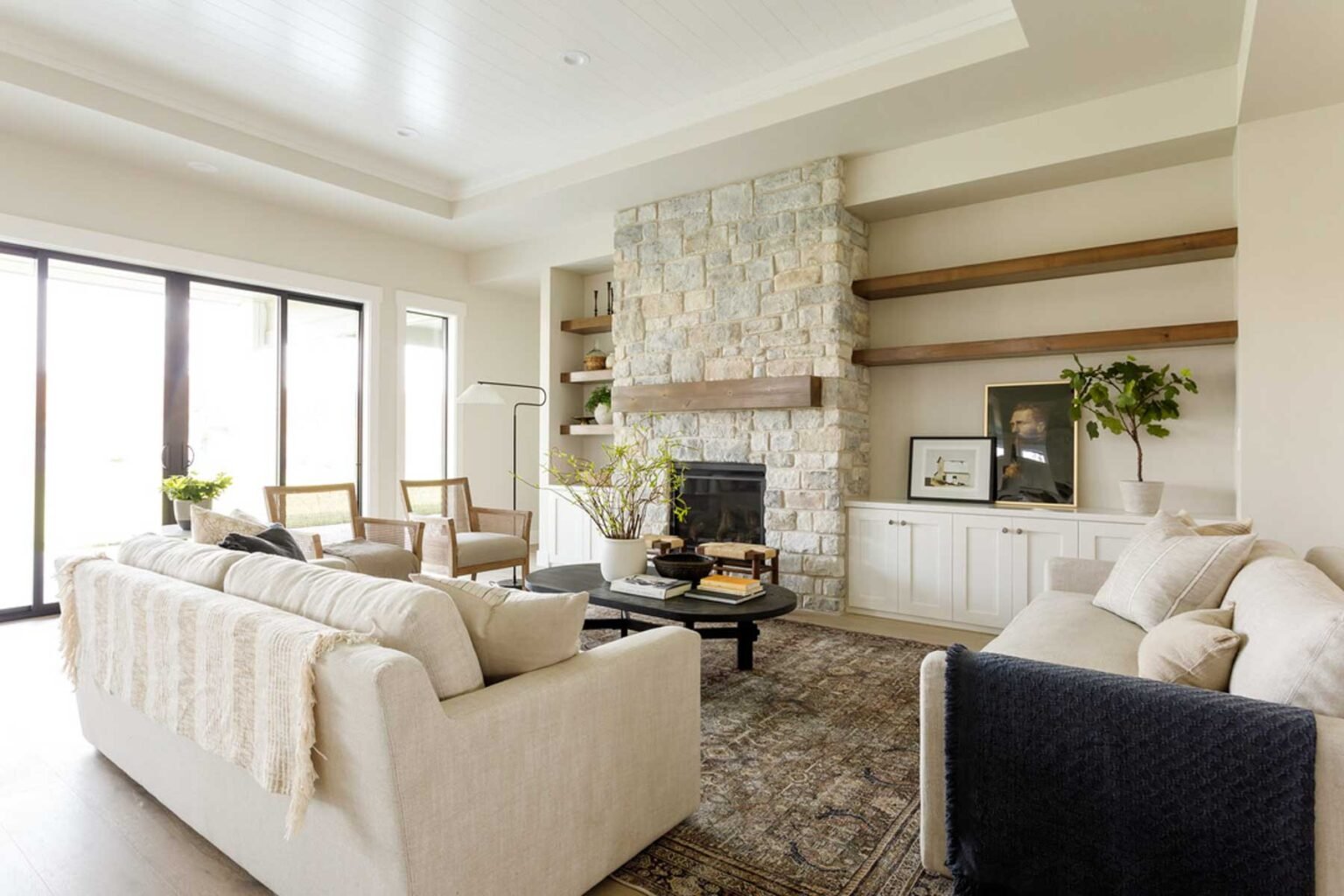 Sherwin Williams Egret White (SW 7570): ULTIMATE Review + Pictures