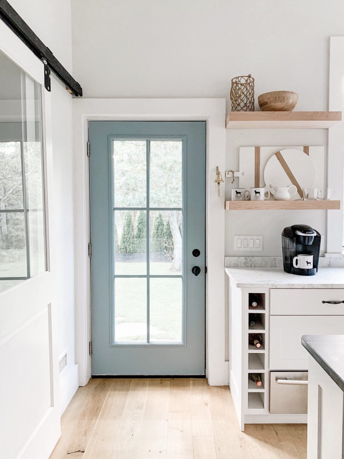 Benjamin Moore Horizon OC-53: Paint Review + Pics