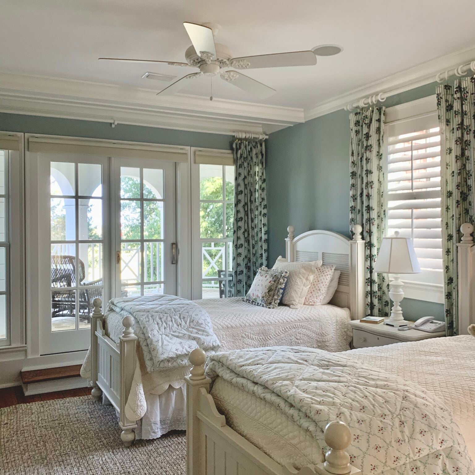 Benjamin Moore Beach Glass: BEST Paint Color Review